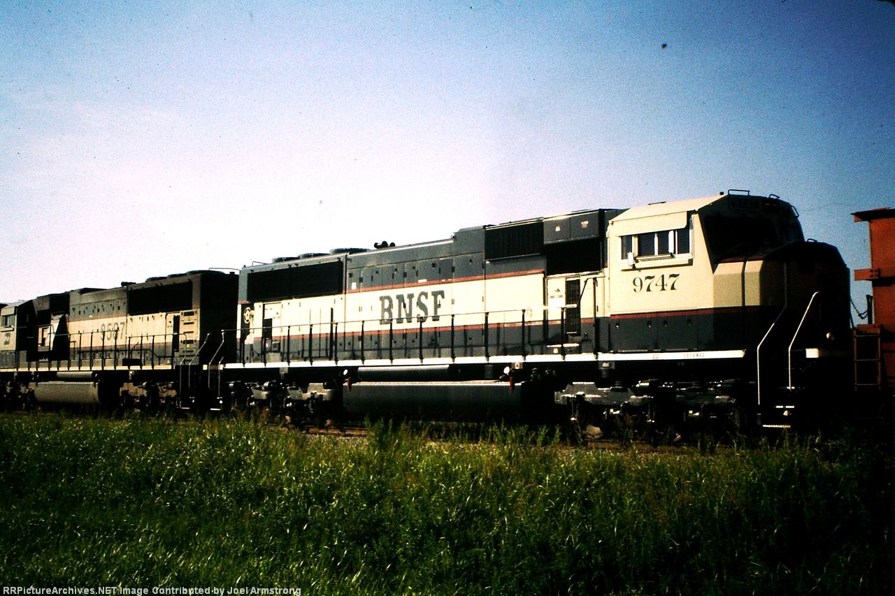 BNSF 9747